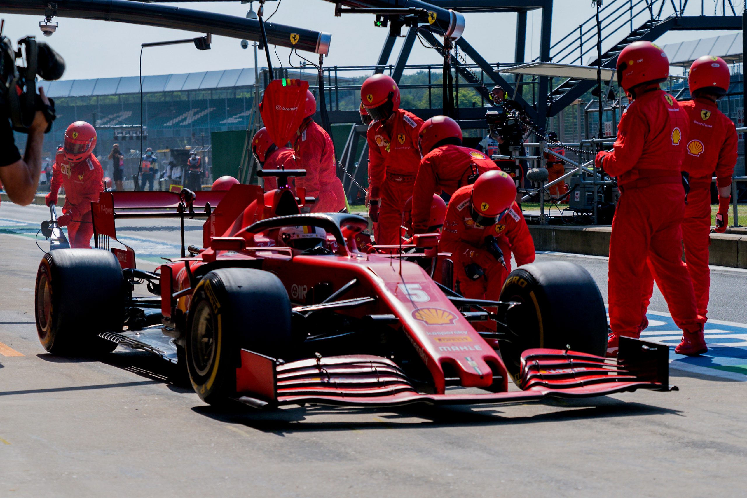 Vettel diz que estratégia da Ferrari "não fez qualquer sentido" em ...