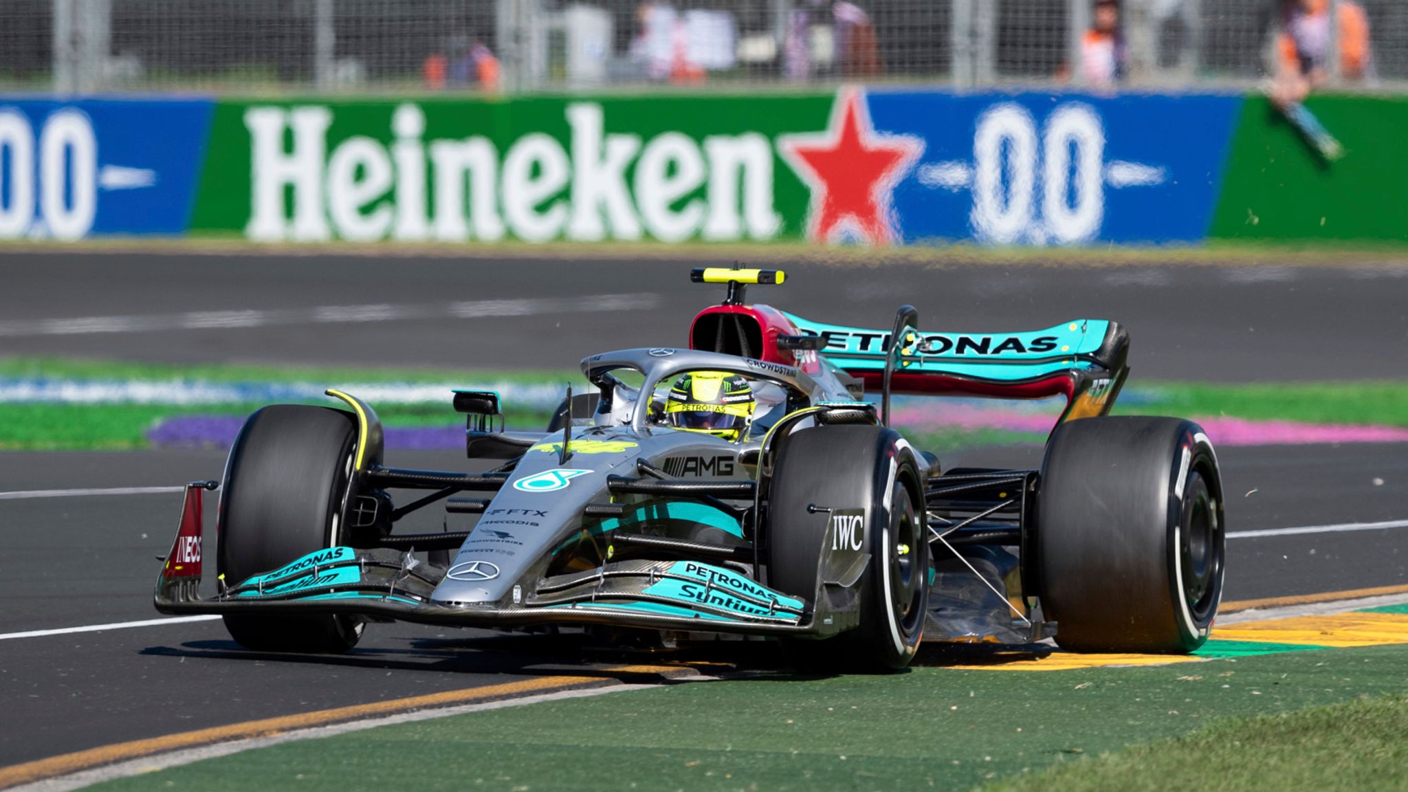 Hamilton e o ritmo "frustrante" da Mercedes: "Nada do que estamos a ...