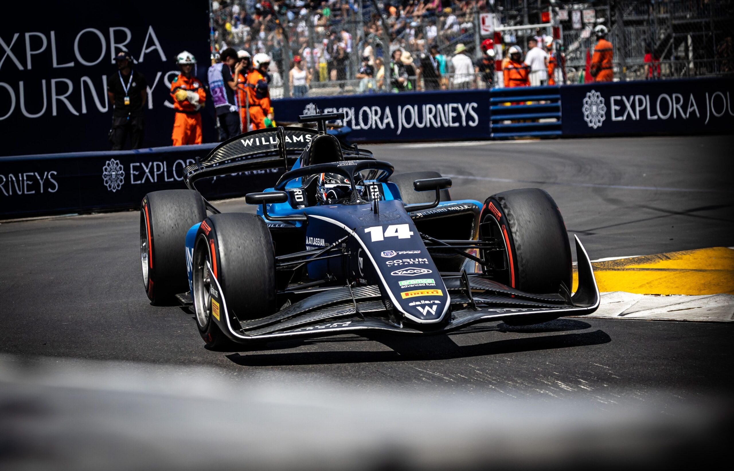 Victor Martins estreia-se em sessões da Fórmula 1 em Barcelona - F1PT